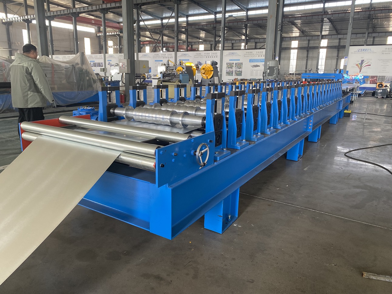 0.18 mm Corrugated Sheet Machine Roll Forming Machine