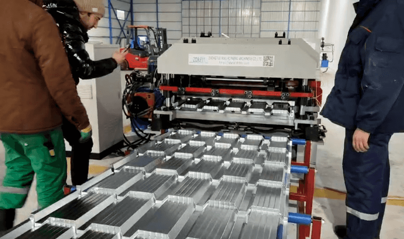 Popular and Beautiful Glazed Tile Roll Forming Machine - color steel ...